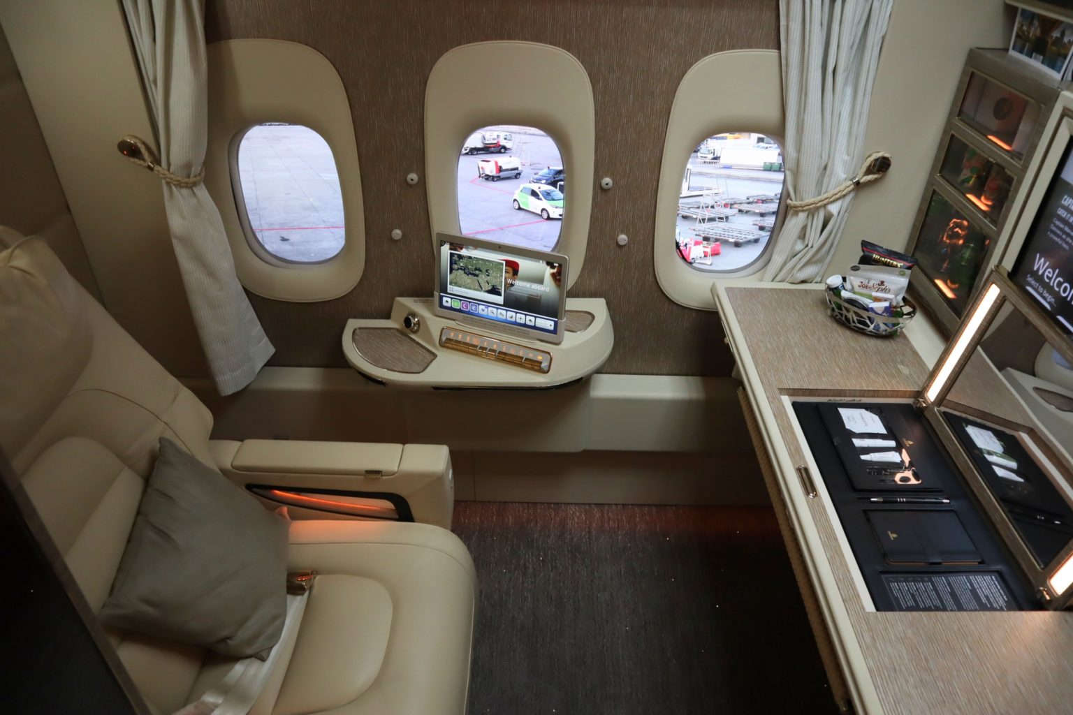 The Complete Guide to Emirates First Class | Prince of Travel