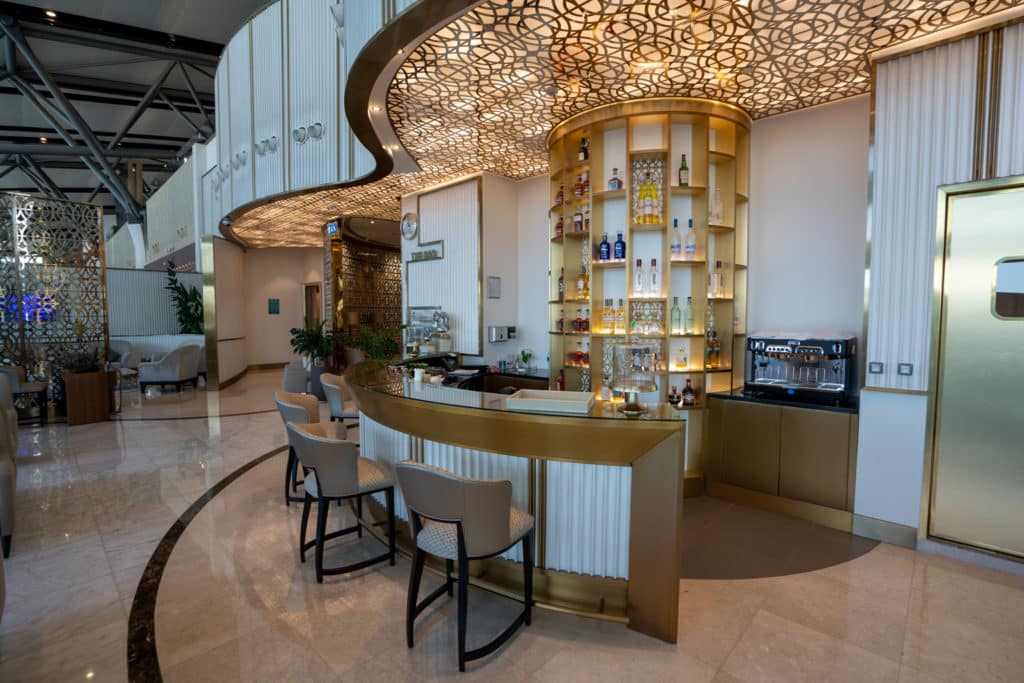 The Complete Guide to Oman Air First Class | Prince of Travel