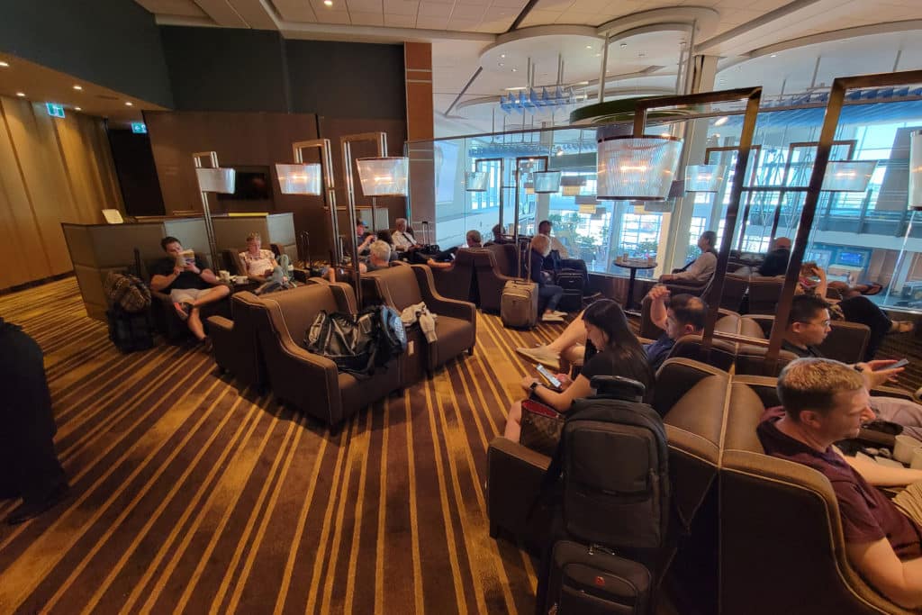 Review: Plaza Premium Lounge Toronto (Terminal 1 Domestic) | Prince of ...