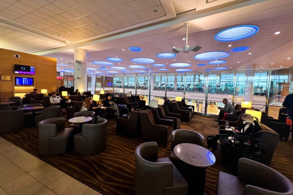 Review: Plaza Premium Lounge Toronto (Terminal 1 Domestic) | Prince of ...