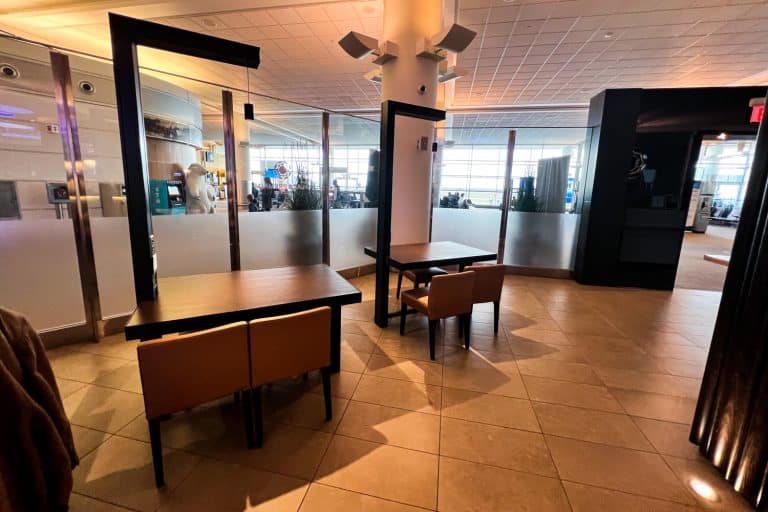 Review: Plaza Premium Lounge Winnipeg | Prince of Travel