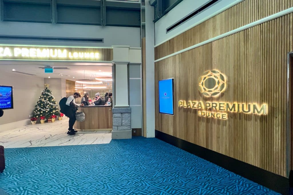 Review: Plaza Premium Lounge Vancouver (Transborder) | Prince of Travel