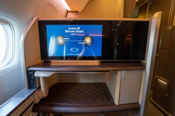 Review: Singapore Airlines 777 First Class Singapore to Hong Kong ...