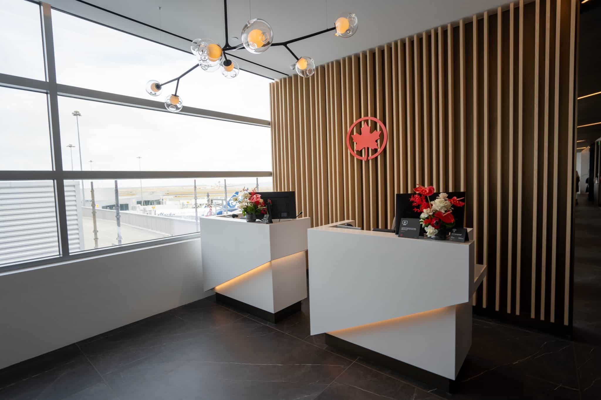 Inside the New Air Canada Maple Leaf Lounge San Francisco | Prince of ...